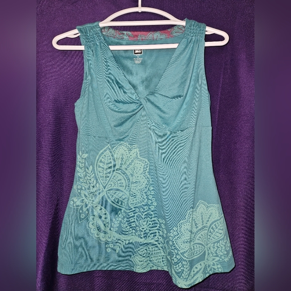 REI | Tops | Rei Floral Tank With Cross Top | Poshmark